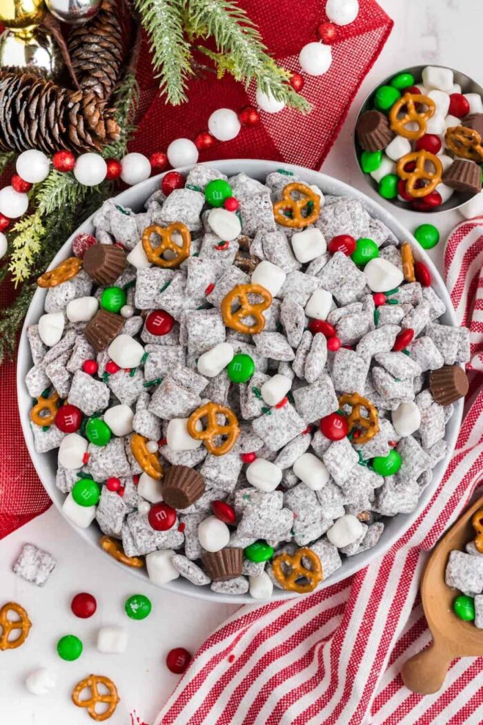 11 Christmas Snack Mix Recipes to Munch On All Holiday Season ...