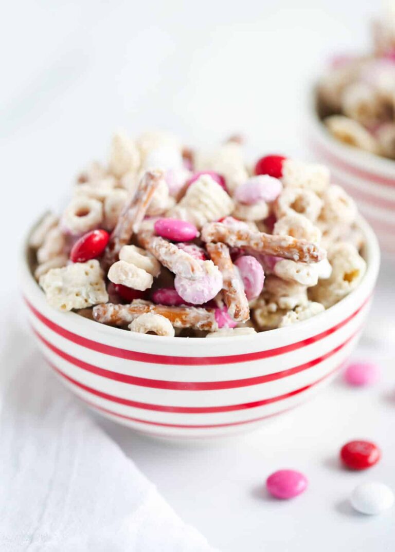 14 Pretty Sweet Valentine's Day Snacks That Deliver Extra Love ...