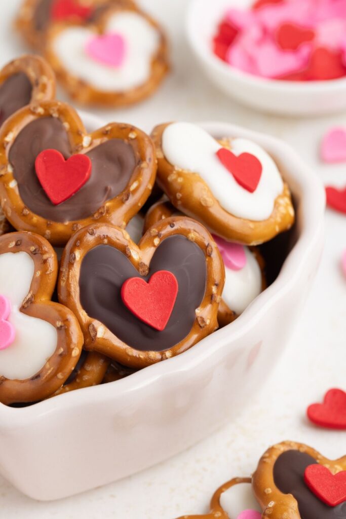 14 Pretty Sweet Valentine's Day Snacks That Deliver Extra Love ...