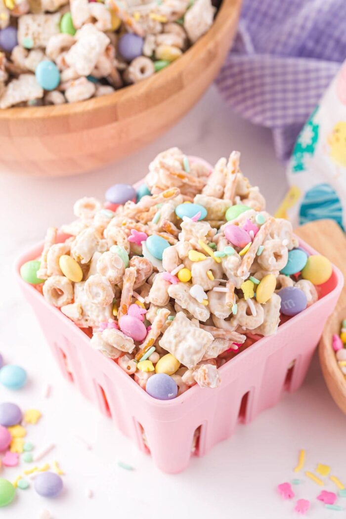10 Cute Easter Snack Mix Recipes for Parties and Potlucks - Funtastic ...